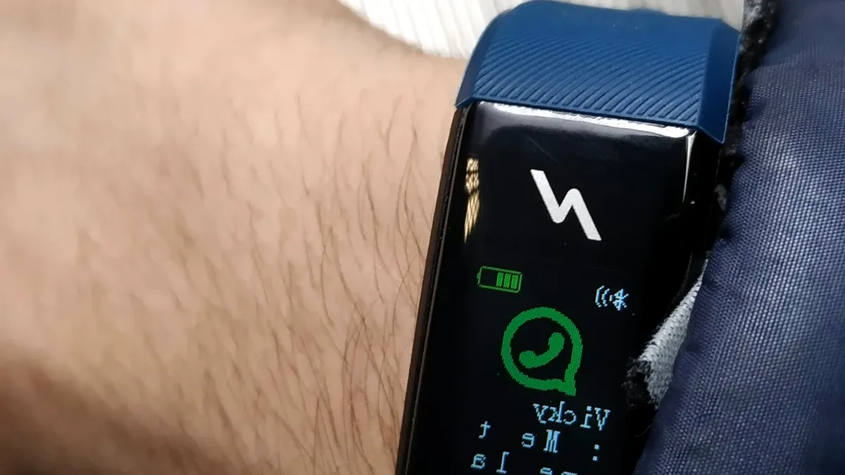 Apple Watch Series 11 vs Garmin Venu 3 | GadgetGlow